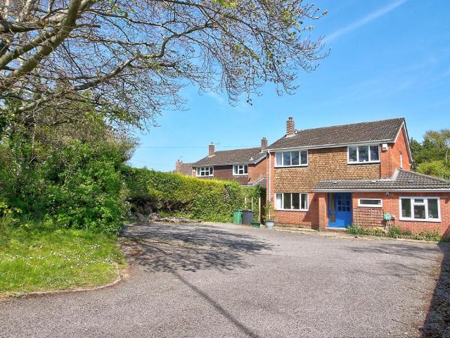 4 bedroom detached house for sale in Roman Road, Basingstoke, RG23
