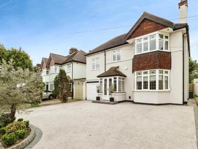 4 Bedroom Detached House For Sale In Romford