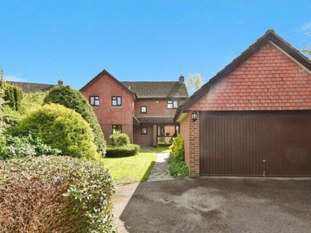4 Bedroom Detached House For Sale In Romsey