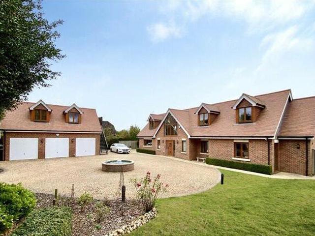 4 Bedroom Detached House For Sale In Romsey