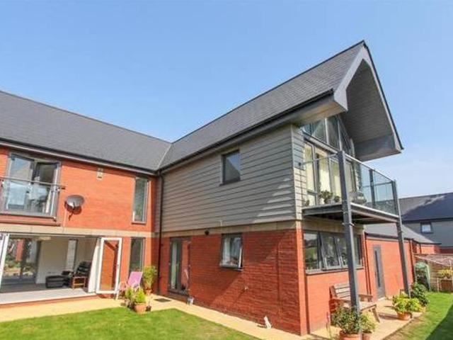 4 bedroom detached house for sale in Romulus Close Keynsham Bristol BS31