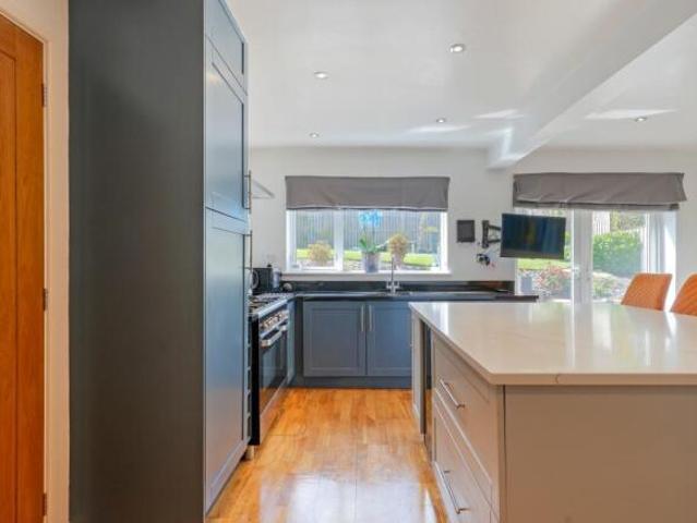 4 bedroom detached house for sale in Rosamond Avenue, Bradway, S17 4LT, S17