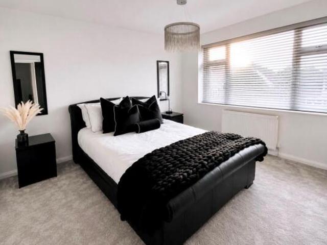 4 bedroom detached house for sale in Rosemary Avenue, Goldthorn Park, Wolverhampton, WV4