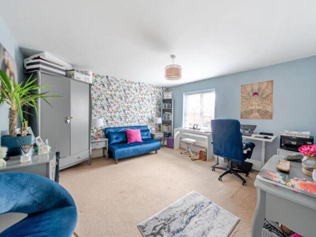 4 bedroom detached house for sale in Rosemary Drive, St. Albans, AL2
