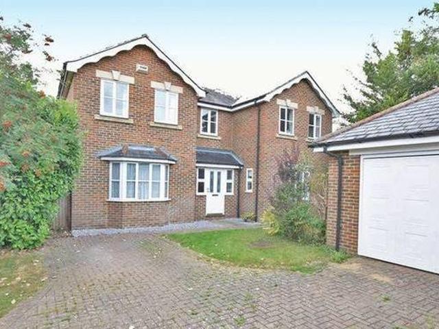 4 bedroom detached house for sale in Rosemead Gardens Headcorn TN27 TN27