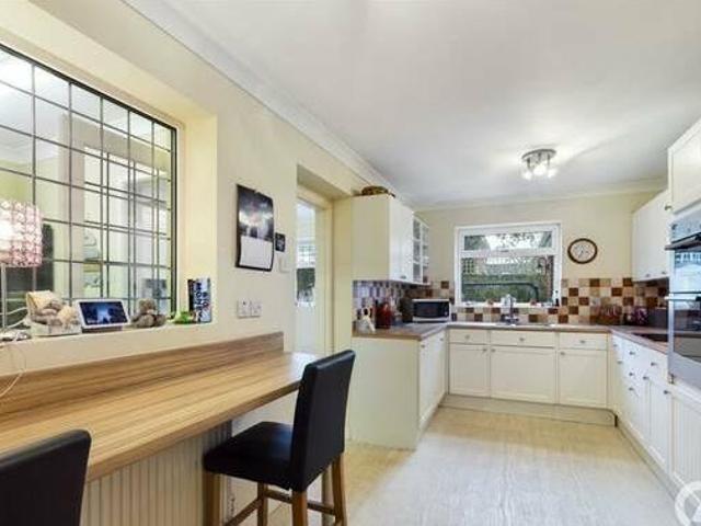 4 bedroom detached house for sale in Rosemoor Drive Northampton NN4