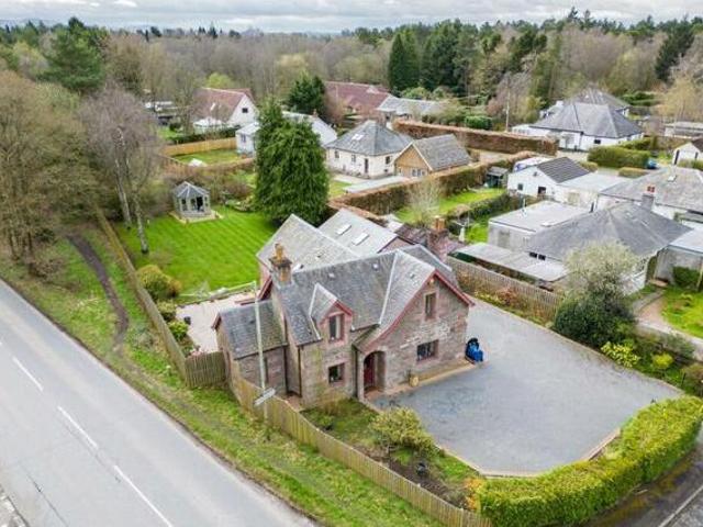 4 Bedroom Detached House For Sale In Rosemount, Blairgowrie