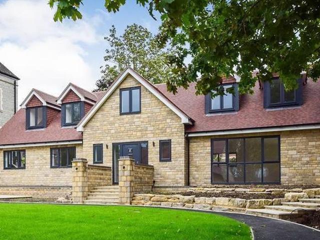 4 bedroom detached house for sale in Ravenscroft Gardens Trowbridge BA14