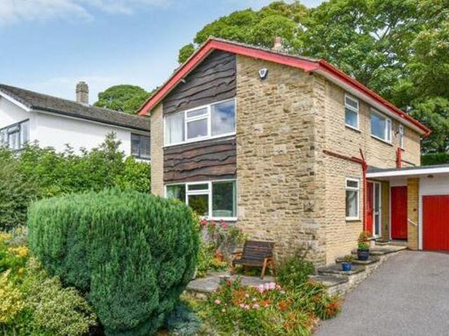 4 Bedroom Detached House For Sale In Rawdon
