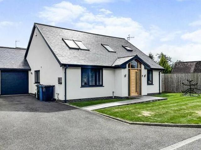 4 Bedroom Detached House For Sale In Radcliffe on trent