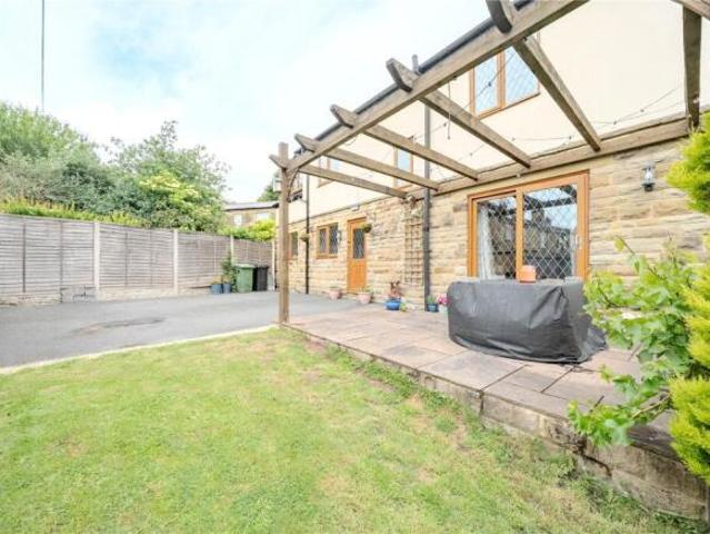 4 bedroom detached house for sale in Radcliffe Lane, Pudsey, Leeds, West Yorkshire, LS28