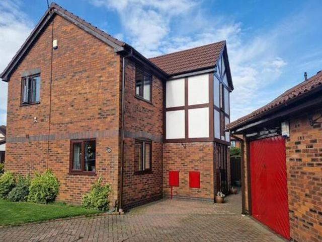 4 Bedroom Detached House For Sale In Radcliffe