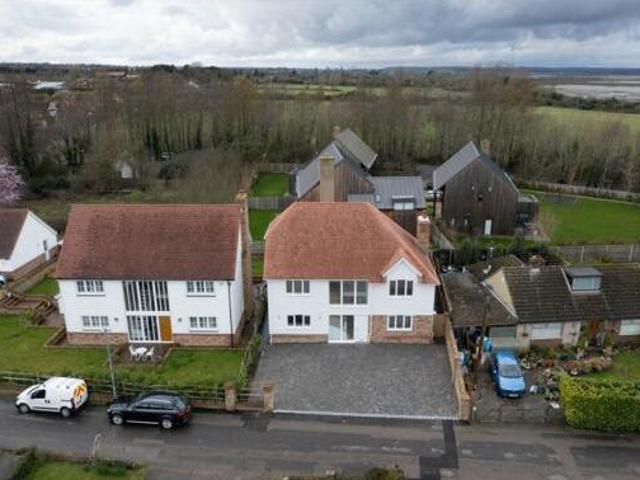 4 Bedroom Detached House For Sale In Rainham