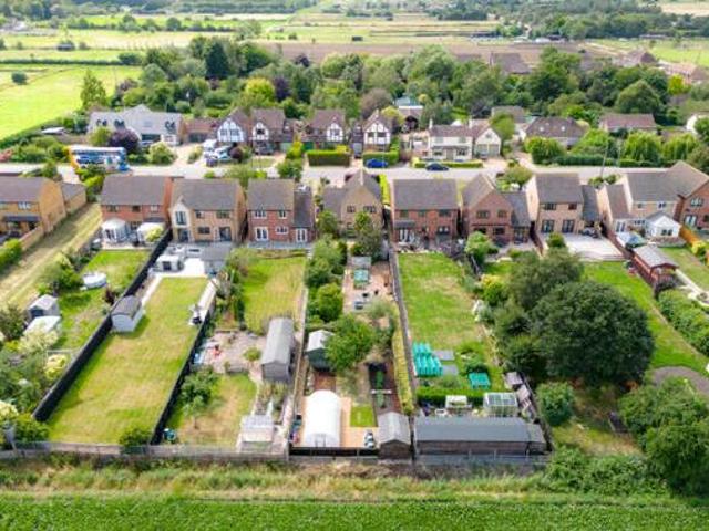 4 Bedroom Detached House For Sale In Ramsey Heights