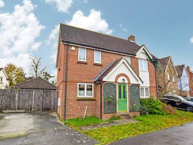 4 bedroom detached house for sale in Rana Drive Braintree CM7