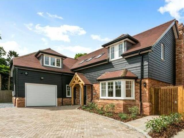 4 Bedroom Detached House For Sale In Reading