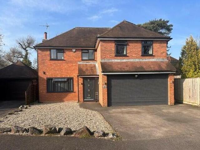 4 Bedroom Detached House For Sale In Reading, Berkshire