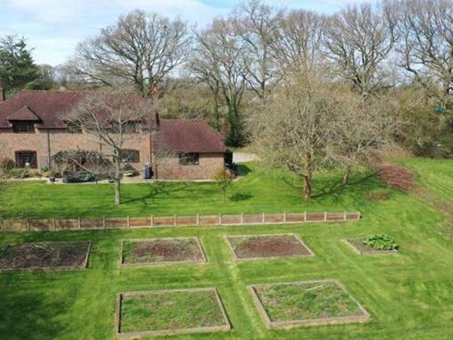 4 Bedroom Detached House For Sale In Reading, Berkshire