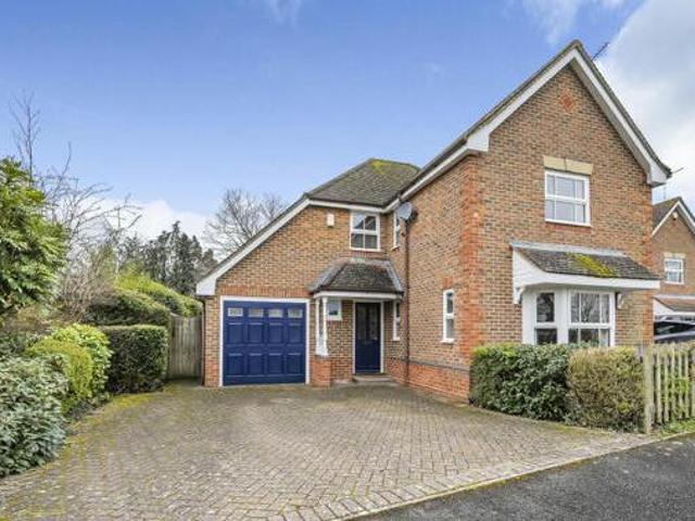 4 Bedroom Detached House For Sale In Reading, Berkshire