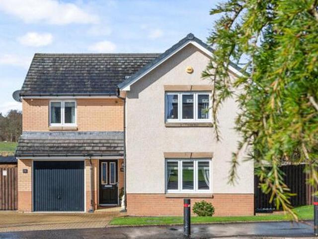 4 Bedroom Detached House For Sale In Redding