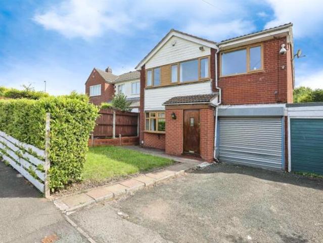 4 bedroom detached house for sale in Redhall Road, Quinton, Birmingham, B32