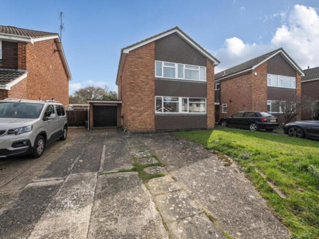 4 bedroom detached house for sale in Redwood Avenue, Woodley, Reading, RG5
