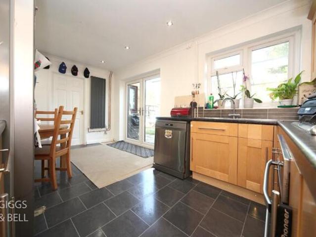 4 bedroom detached house for sale in Reedsdale, Luton, Bedfordshire, LU2 9TG, LU2