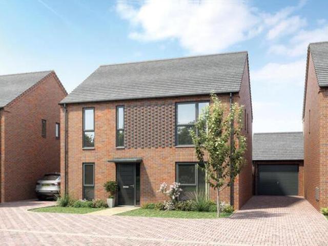 4 Bedroom Detached House For Sale In Rh10 3yr