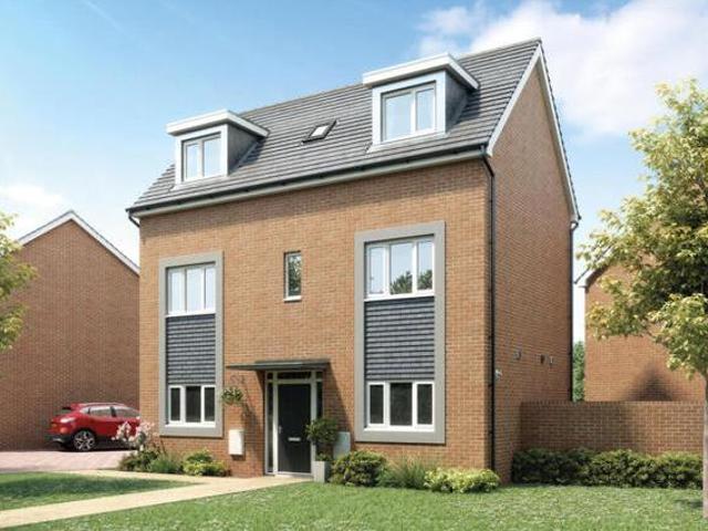 4 Bedroom Detached House For Sale In Rh10 3yr