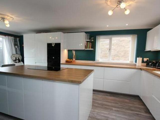 4 Bedroom Detached House For Sale In Rhoose