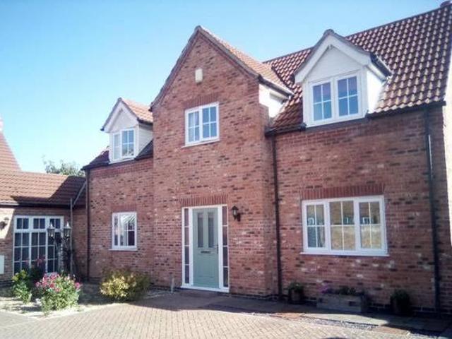 4 bedroom detached house for sale in Riverside Close Scarning Dereham NR19