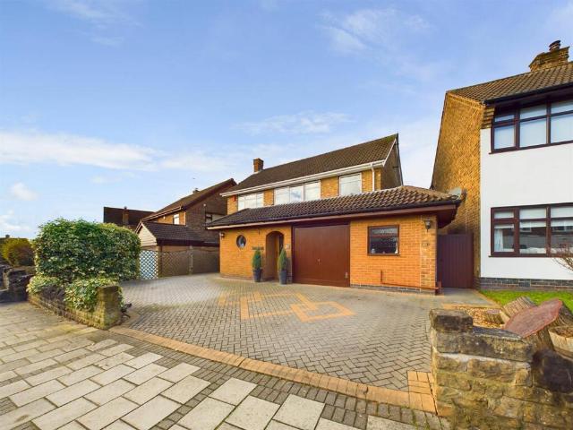 4 bedroom detached house for sale in Richmond Gardens, Redhill, Nottingham, NG5