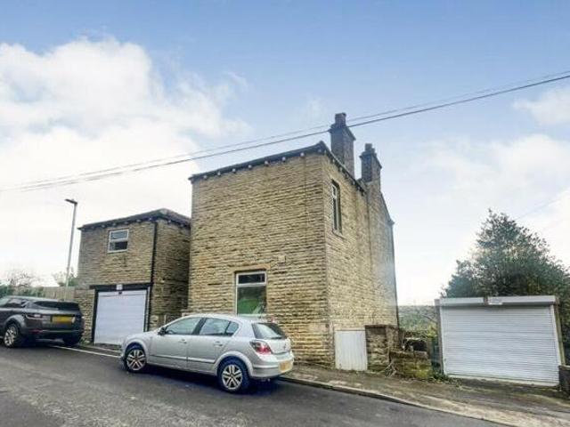 4 Bedroom Detached House For Sale In Riddlesden