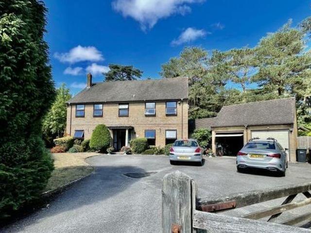4 Bedroom Detached House For Sale In Ringwood