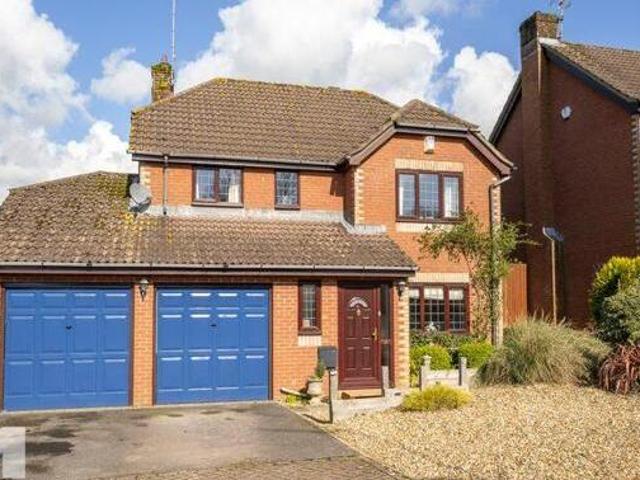 4 Bedroom Detached House For Sale In Ringwood