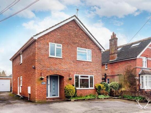 4 Bedroom Detached House For Sale In Ringwood