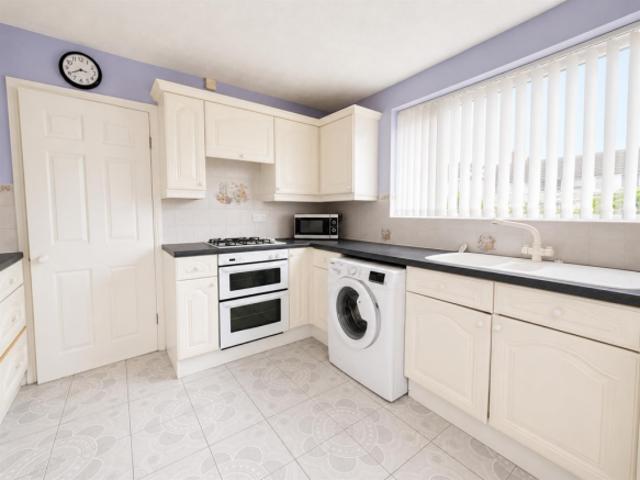 4 bedroom detached house for sale in Ringwood Close, Northampton, NN2
