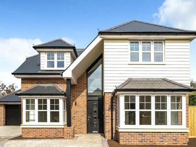 4 Bedroom Detached House For Sale In Ringwood, Hampshire