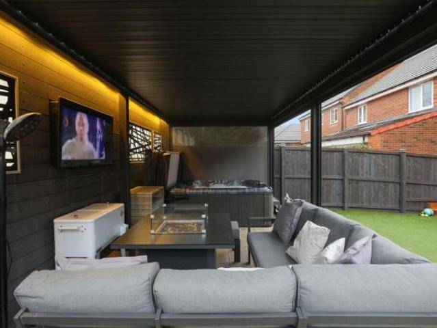 4 bedroom detached house for sale in Ruby Lane, Mosborough, S20