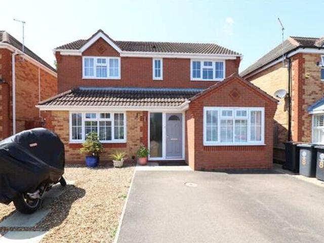 4 Bedroom Detached House For Sale In Rushden