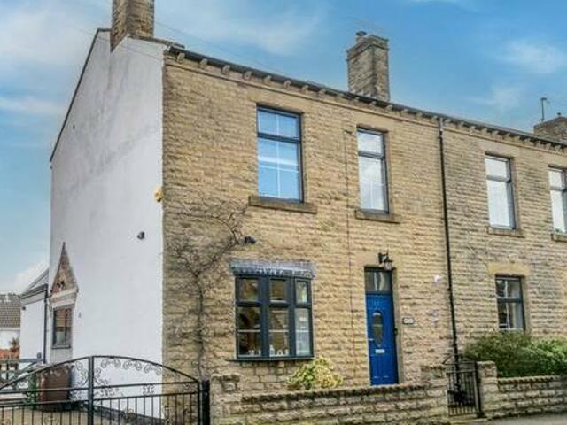 4 bedroom detached house for sale in Ryecroft Street Ossett WF5