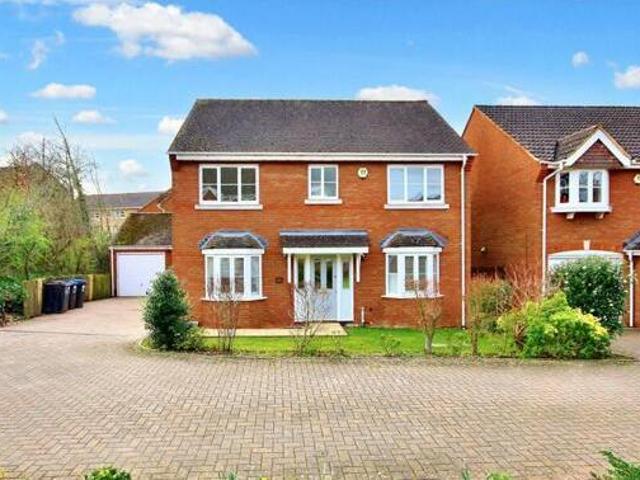 4 Bedroom Detached House For Sale In Woking, Surrey