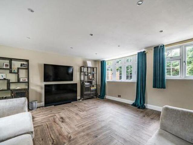 4 Bedroom Detached House For Sale In Woking