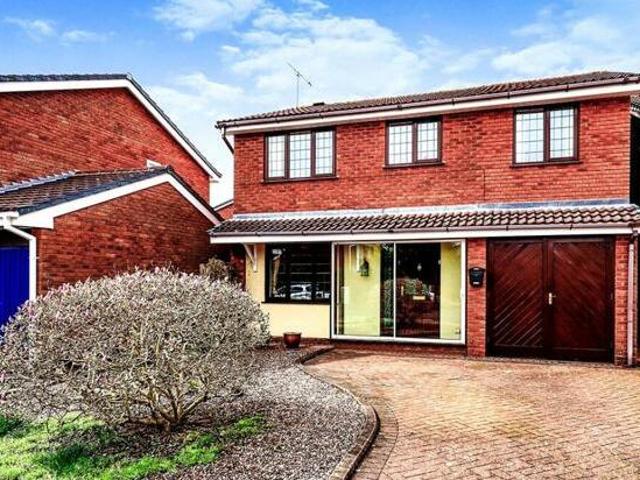 4 Bedroom Detached House For Sale In Wolverhampton, Staffordshire