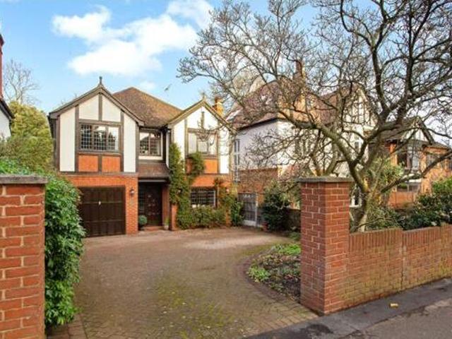 4 Bedroom Detached House For Sale In Woodford Green, Essex
