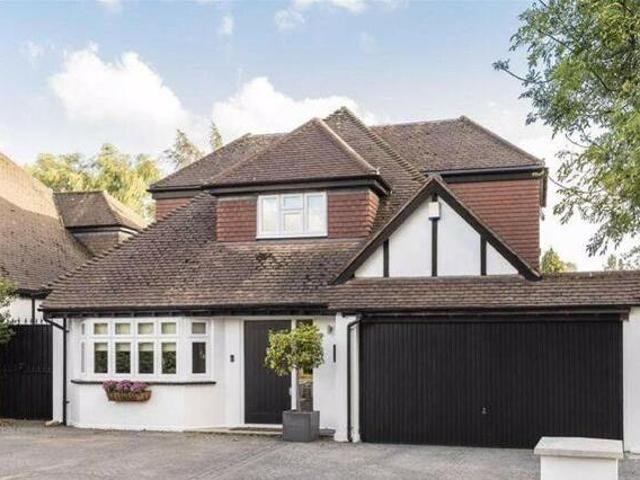 4 Bedroom Detached House For Sale In Woodford Green, Essex