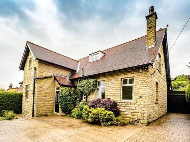 4 bedroom detached house for sale in Woodhouse Lane Brighouse West Yorkshire HD6 HD6