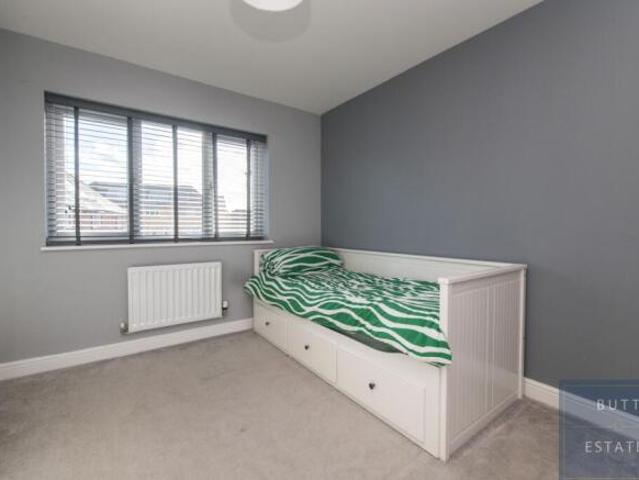 4 bedroom detached house for sale in Woodland Drive, Exeter, EX2