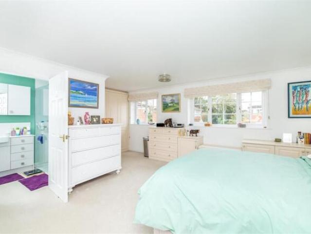 4 bedroom detached house for sale in Woodland Park, Oulton, Leeds, LS26