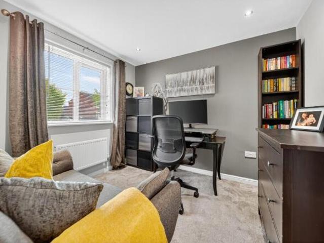 4 bedroom detached house for sale in Woodlands Way, Leeds, LS14